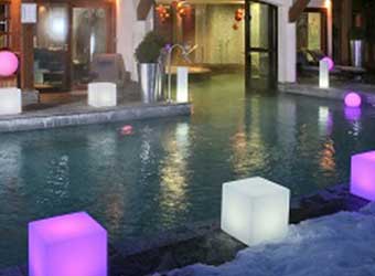 5 Creative Pool Deck Lighting Ideas
